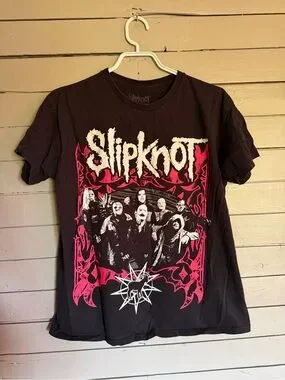 Slipknot | Tops | Slipknot Black Red Graphic Short Sleeve Tee | Poshmark